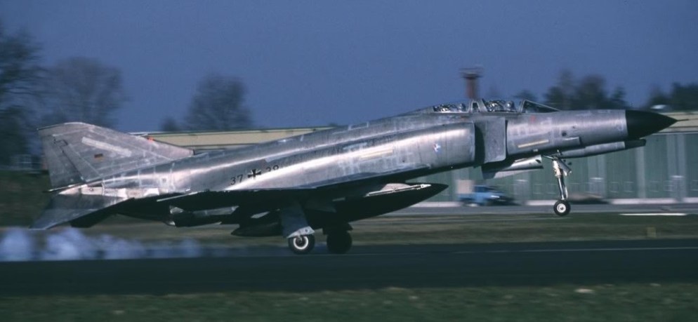 McDonnell F-4 Phantom Gallery – All Aero